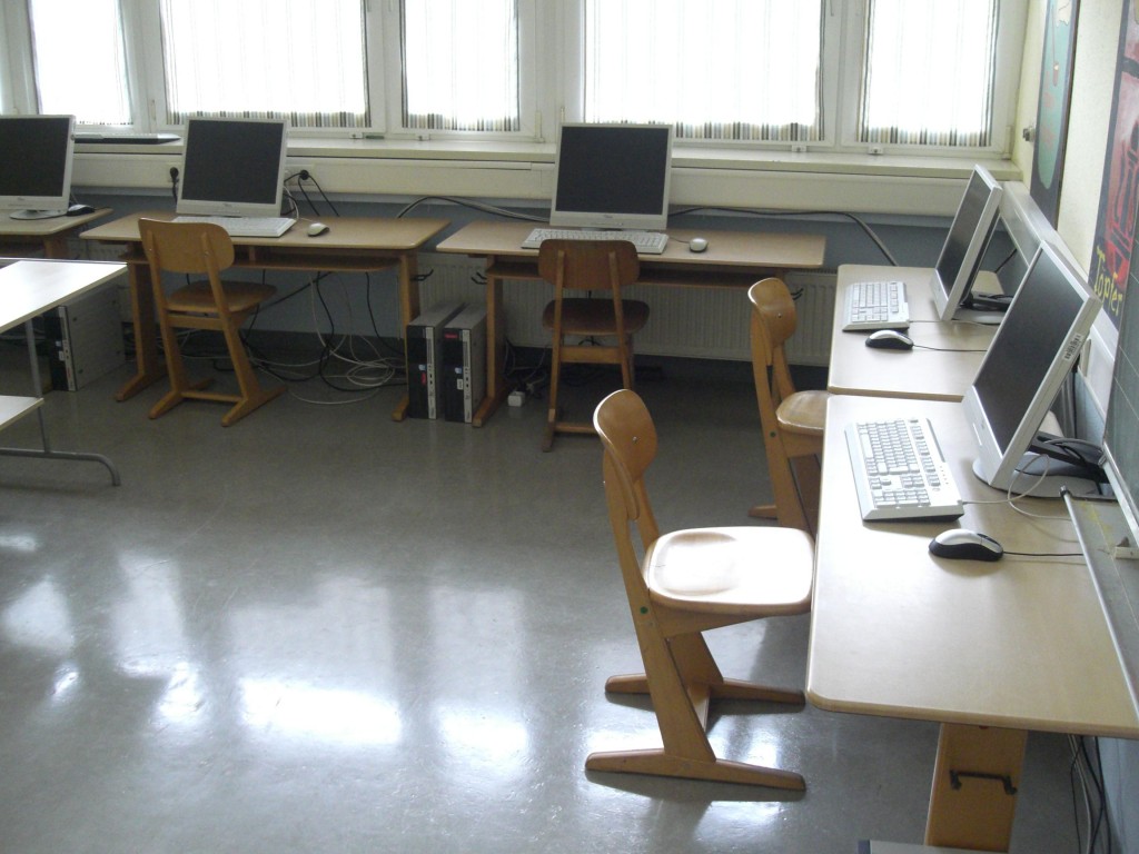 PC-Raum glänzt in neuem Licht | Grundschule Siefersheim